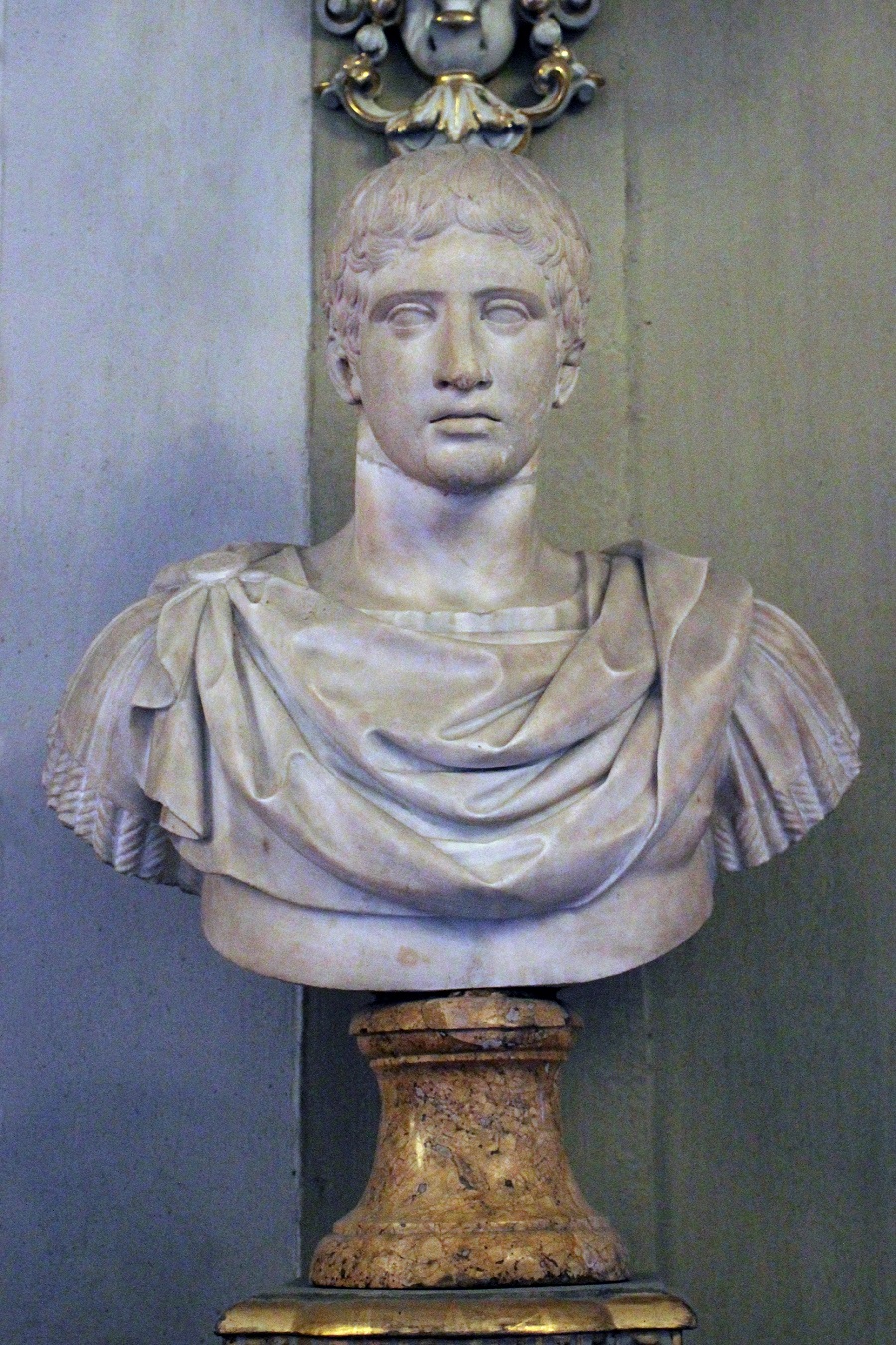 Busto con testa di doriforo | Opere | Le Gallerie degli Uffizi