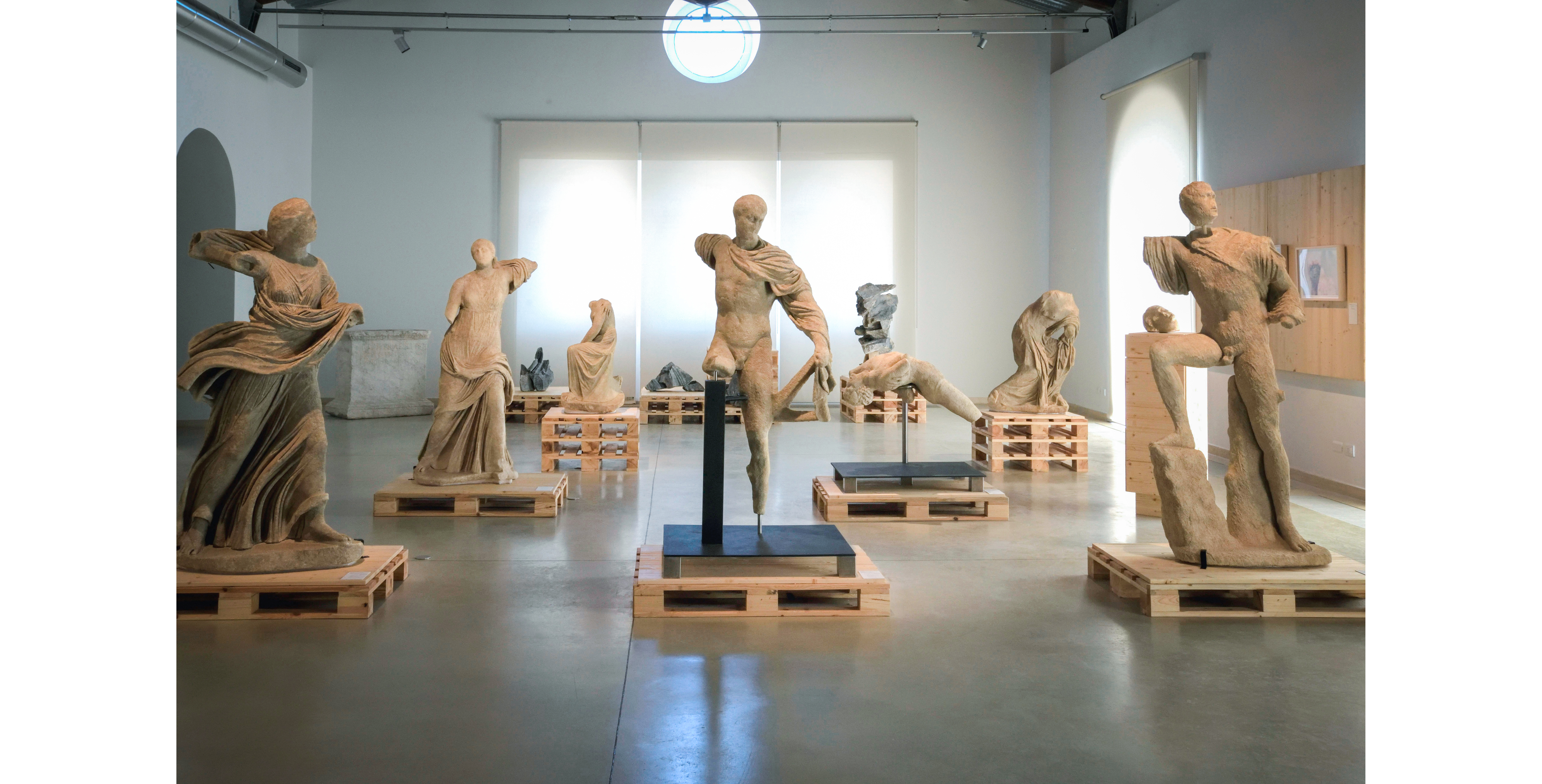 Niobe and her children in the mirror | Uffizi Galleries