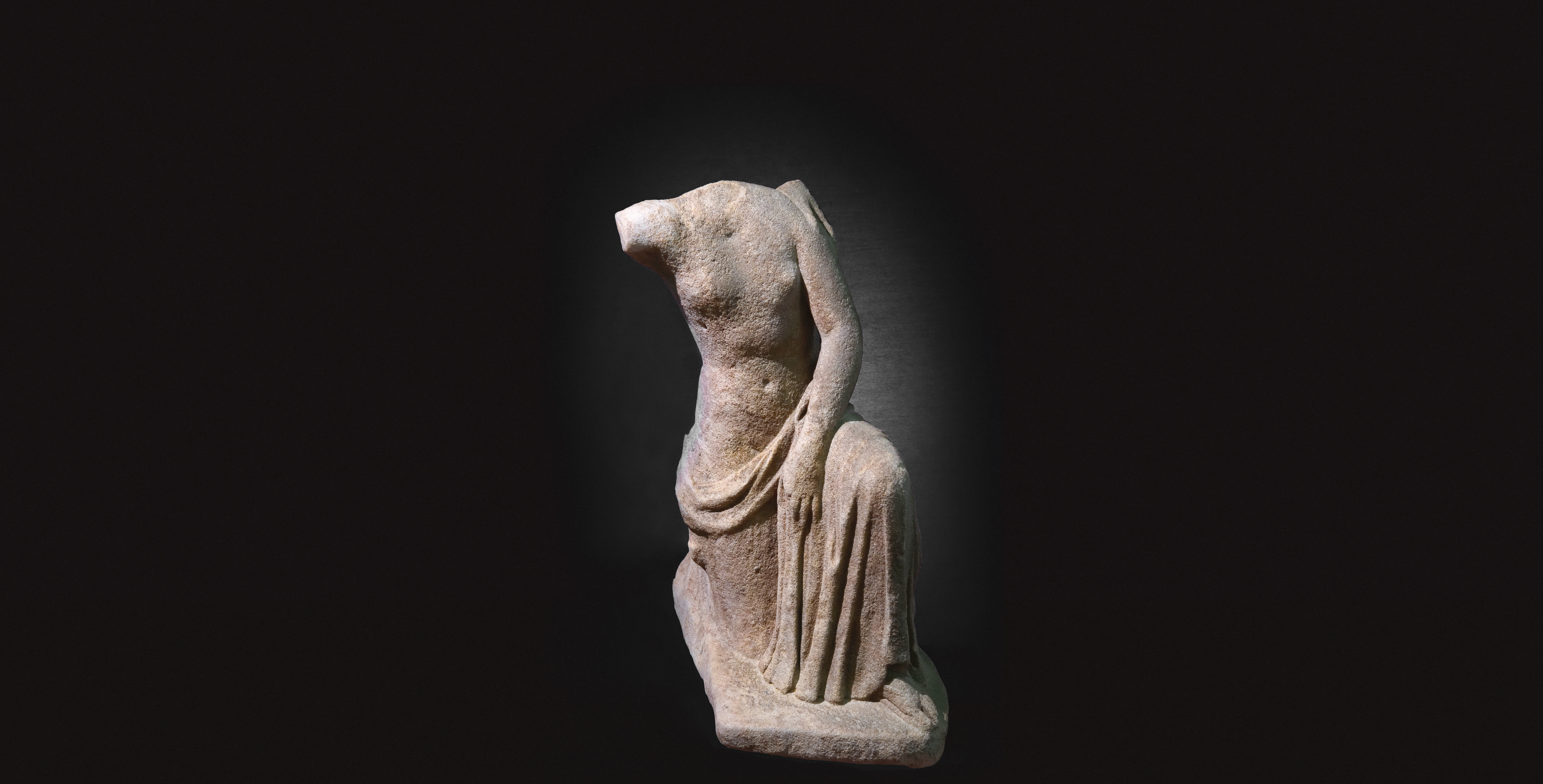 Niobe and her children in the mirror | Uffizi Galleries
