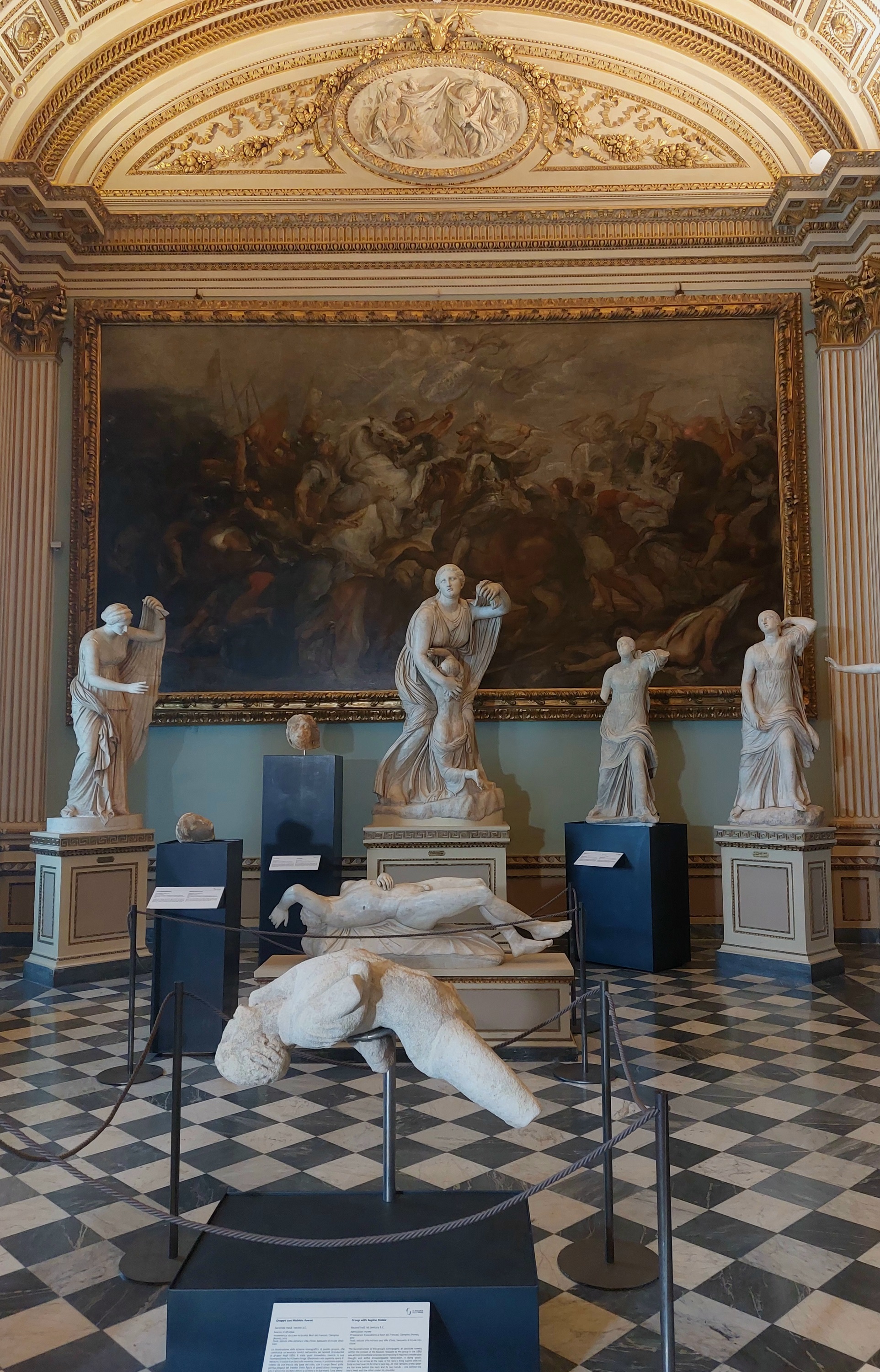 Niobe and her children in the mirror | Uffizi Galleries